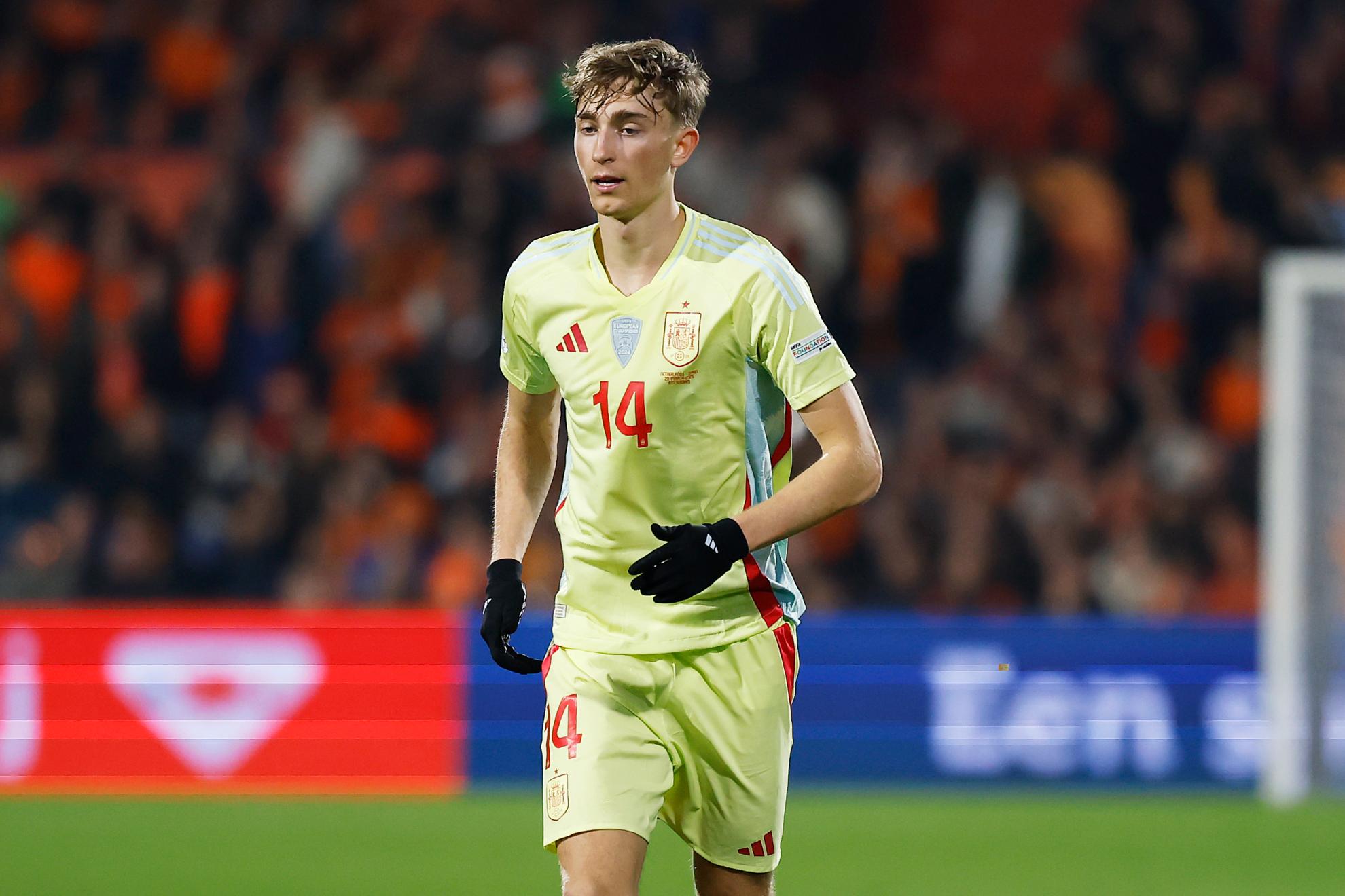 Así es Dean Huijsen: su ídolo, su dorsal, las pipas, papá futbolista ...