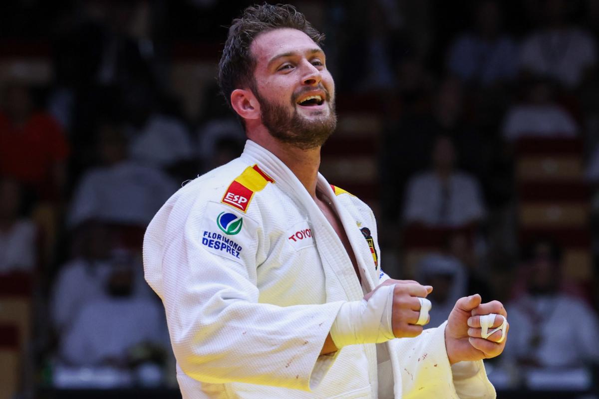 Niko Shera se cuelga el bronce en el Mundial
