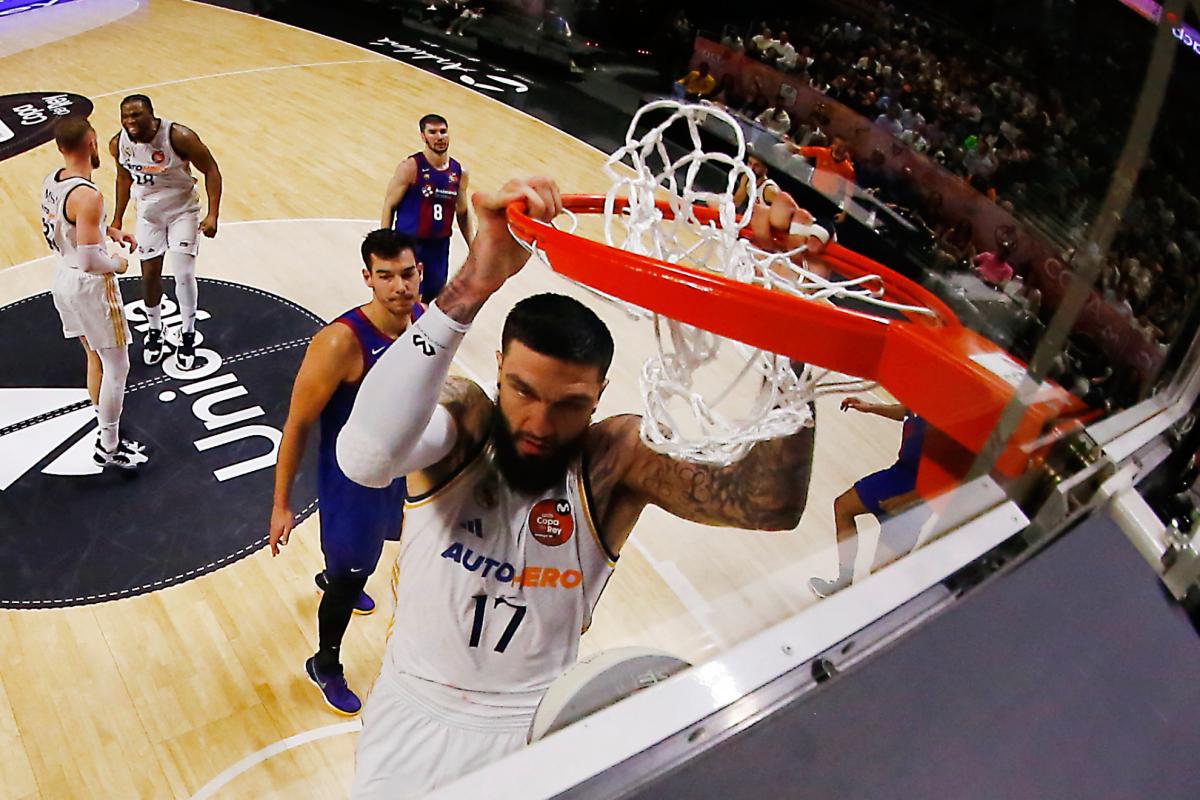 El crío al que no le gustaba ser alto es ahora el pívot de moda en Europa