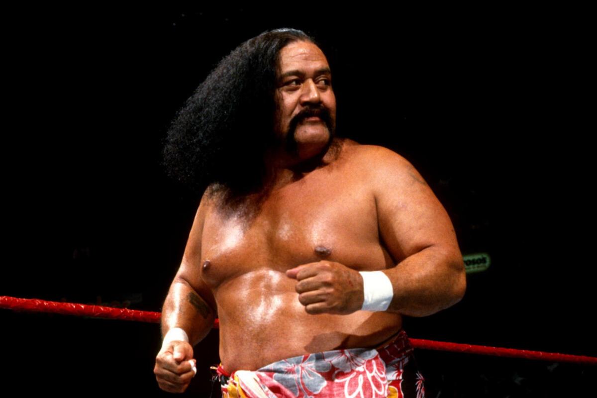 Muere Afa Anoa'i, miembro del Salón de la Fama de WWE