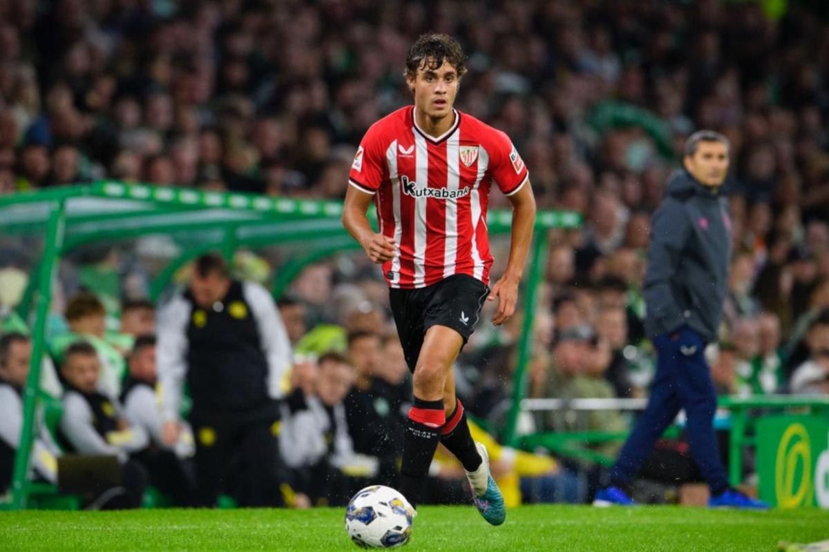 El Athletic renueva a Hugo Rincón, el lateral del futuro, hasta 2028