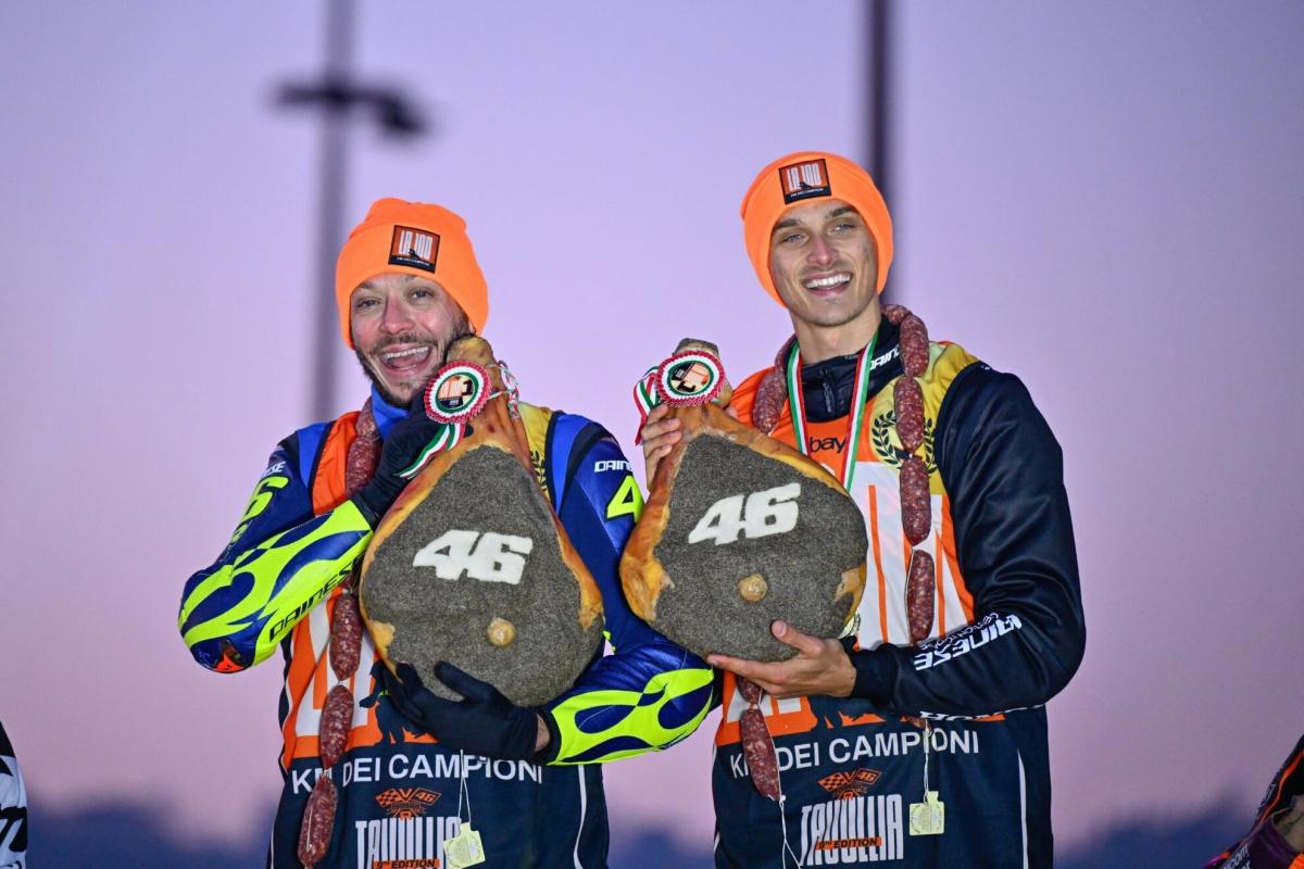 Valentino Rossi y Marini ganan los 100 km de los campeones | Marca