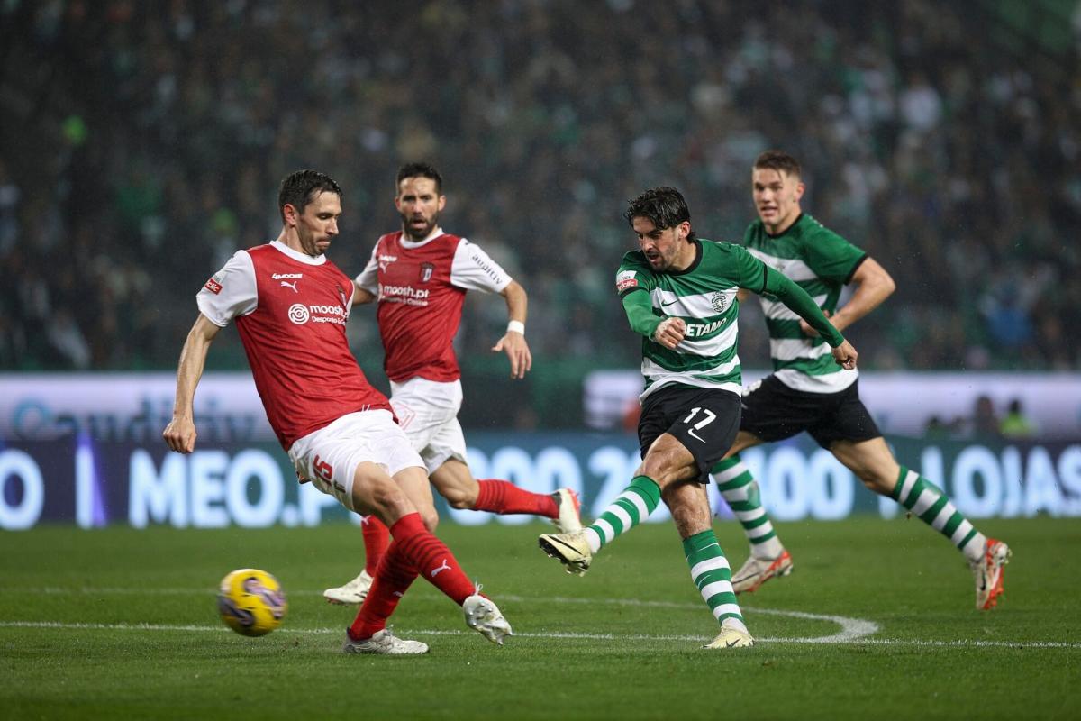 'Manotazo' de Trincao a 'su' Braga
