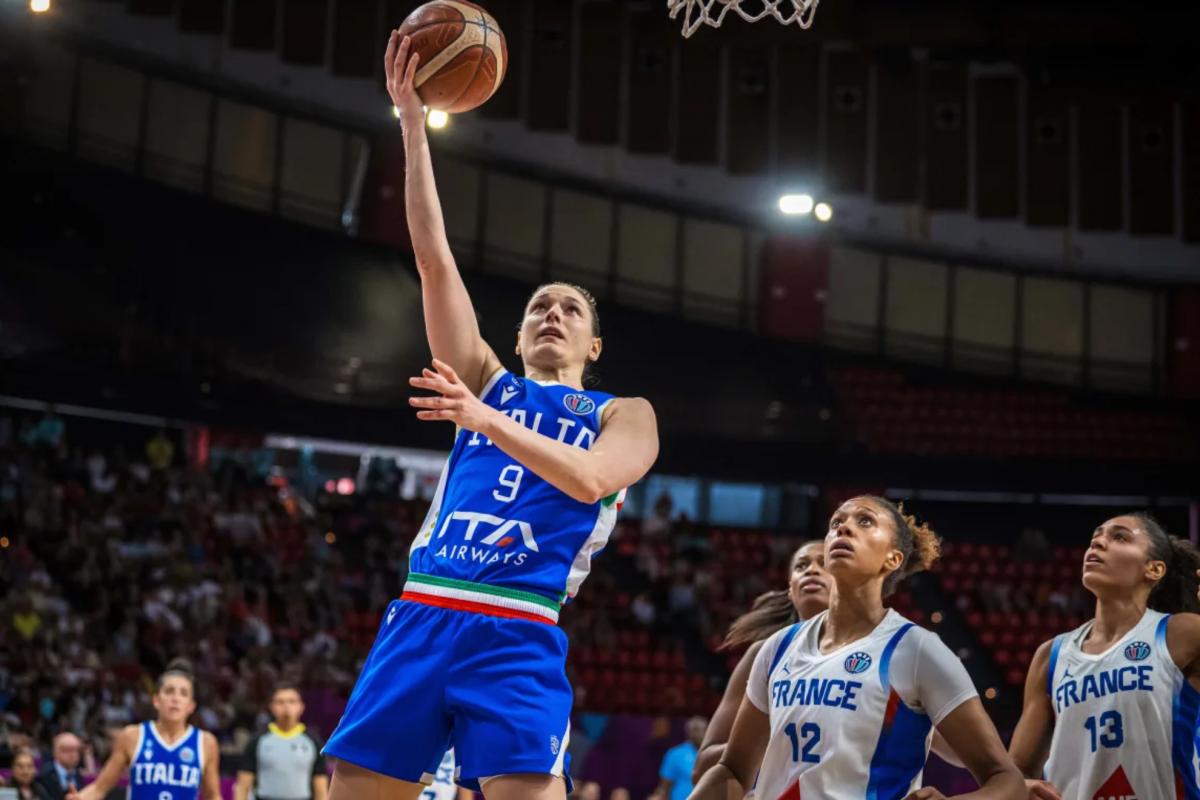 Lizzie lestrange porn she’s out of the nation for a few