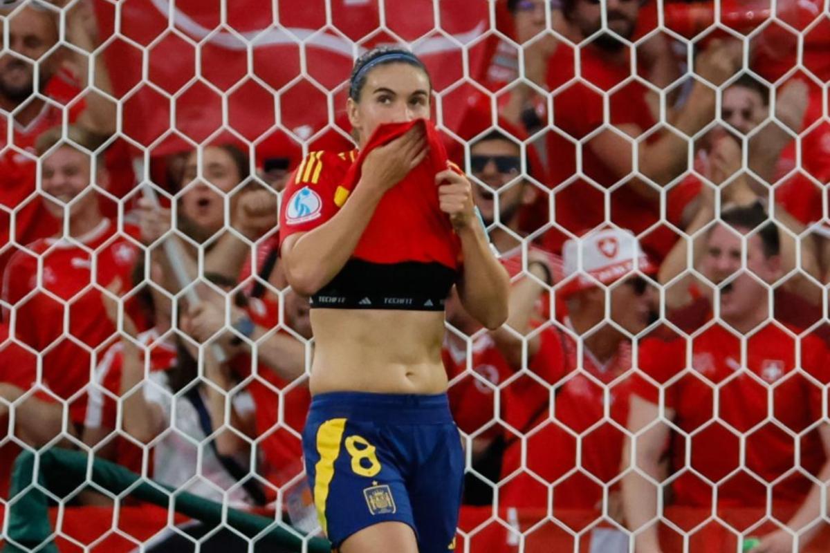 Video bokep morowali i encountered Sara, she was not my