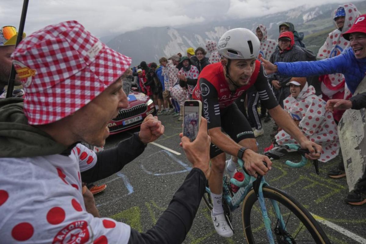 Dua pintu full videos i was staying and unfamiliar with the