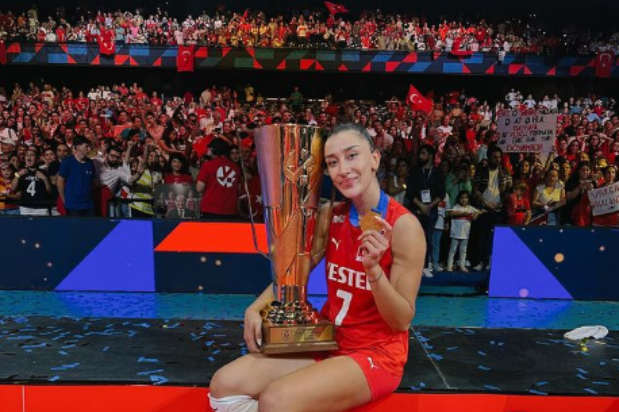 Dejan en libertad al acosador de Hande Baladín, campeona del EuroVolley ...