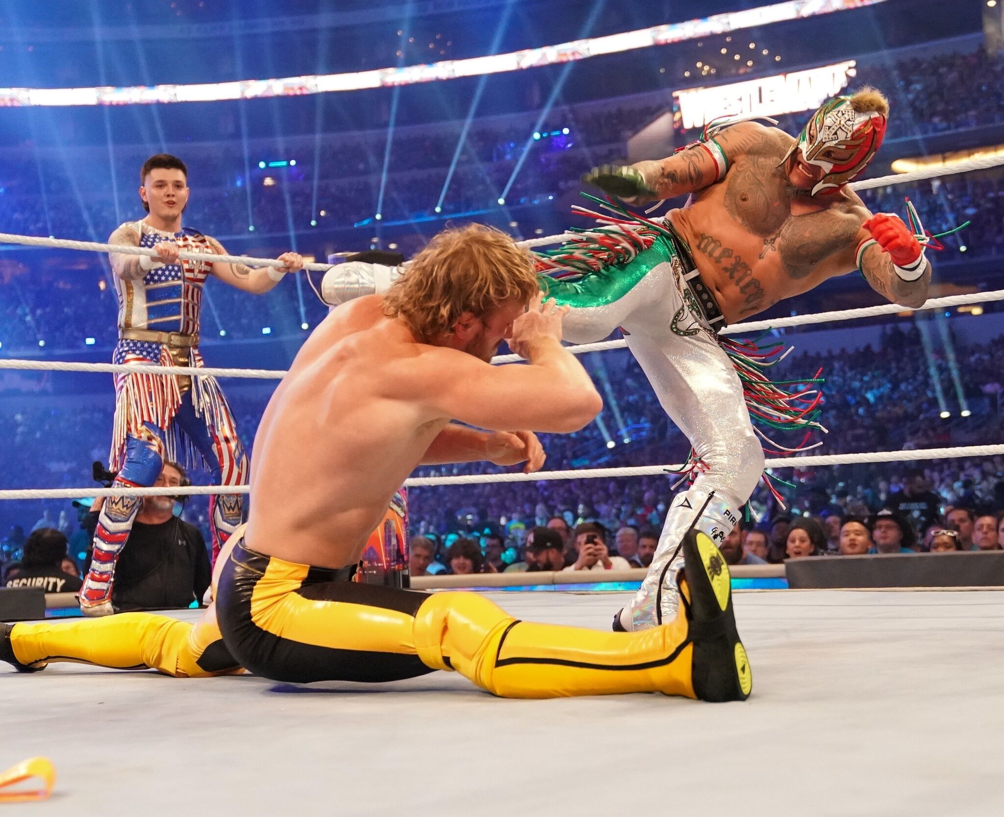 Las imágenes más espectaculares de WrestleMania 38: Logan Paul, Rey ...