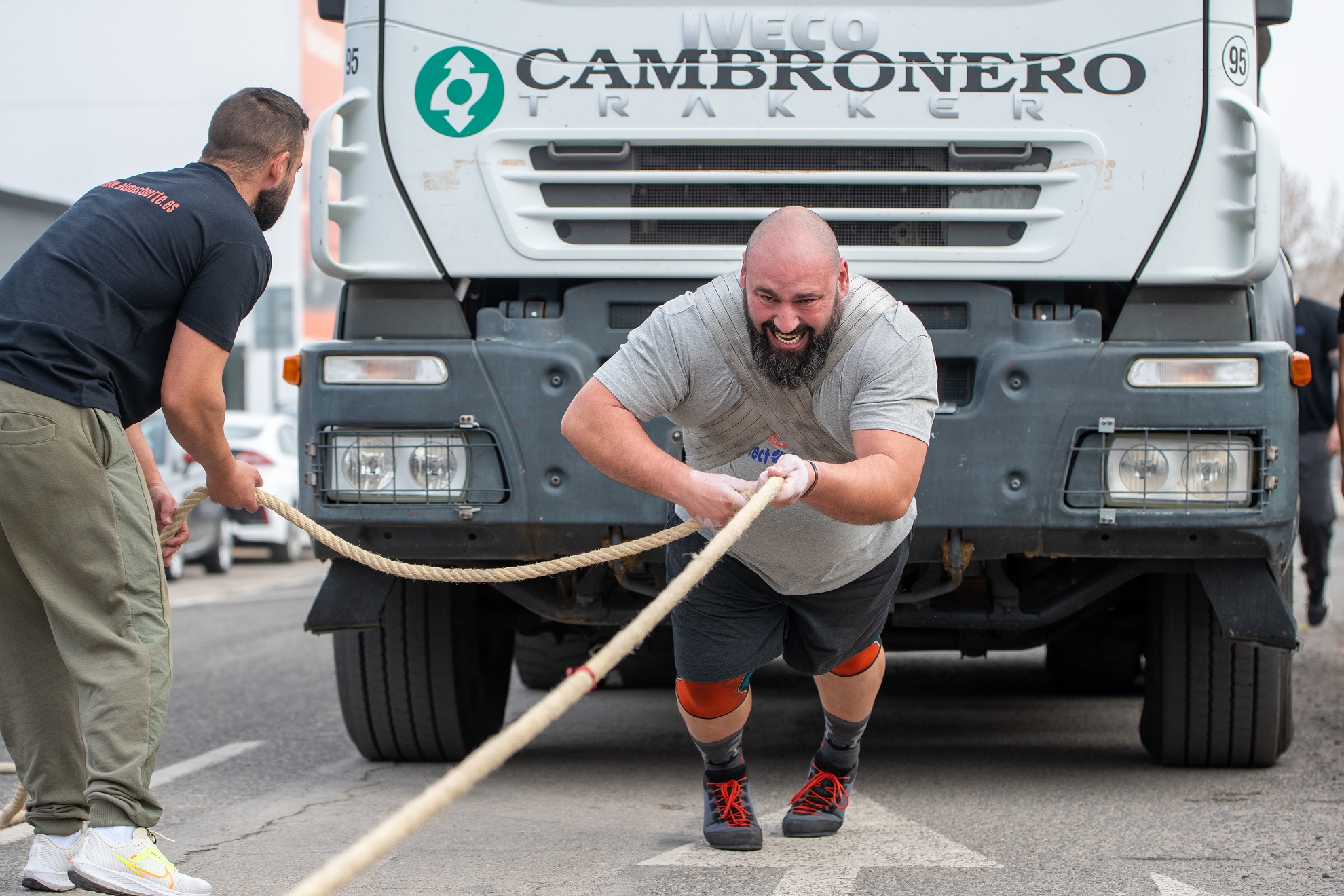 Juan Ferrer lleva la Liga Nacional de Fuerza 2023 a la máxima emoción