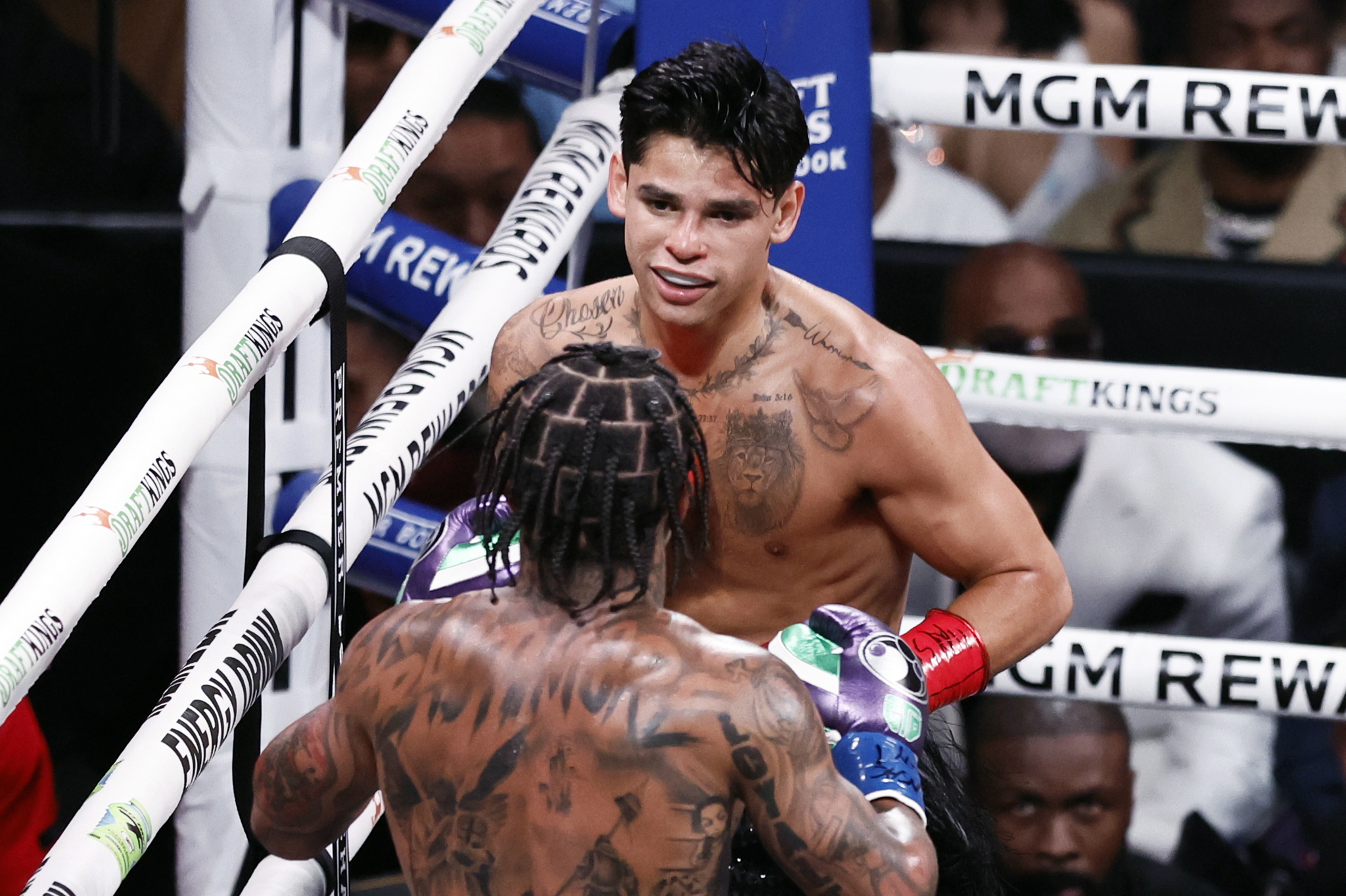 Gervonta Davis vence por nocaut en siete asaltos a Ryan García