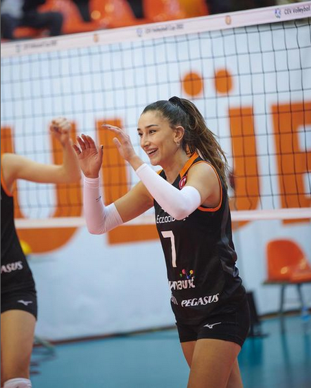 Acoso de pesadilla a Hande Baladin: "Te voy a tirar ácido en la cara y ...