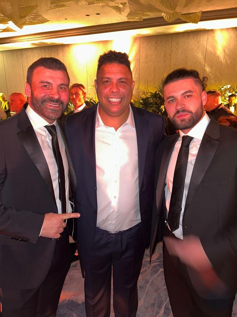 ¡Vaya fotón! Reunión histórica de estrellas del boxeo y las MMA... más ...