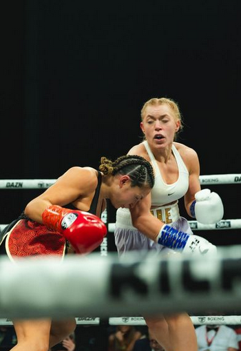 De modelo de contenido para adultos a campeona de boxeo por KO: Elle ...