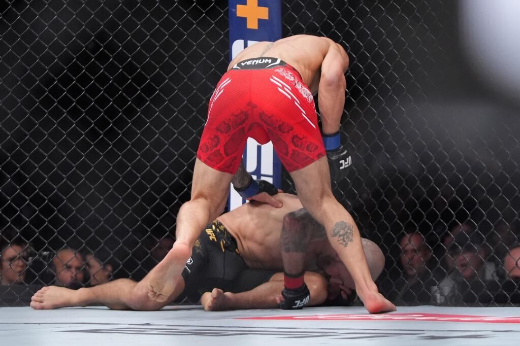 Las mejores imágenes del Ilia Topuria vs Volkanovski que terminó con el ...