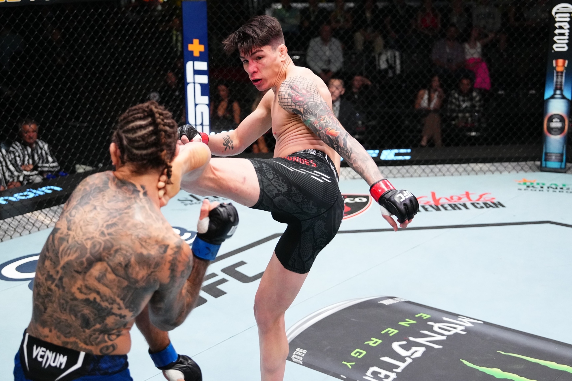 Ignacio Bahamondes, un guerrero chileno en busca del cinturón de UFC