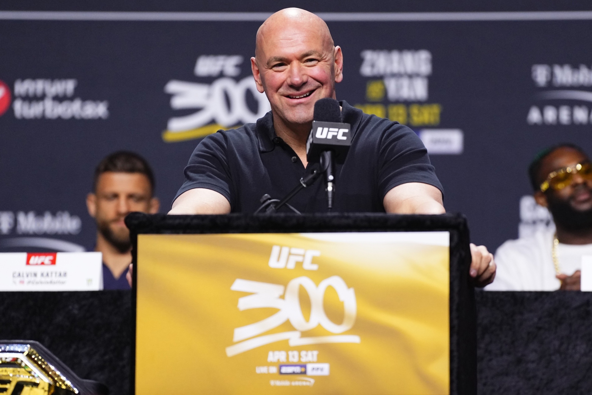 La UFC rompe la hucha: ¡300.000 dólares en bonus en UFC 300!