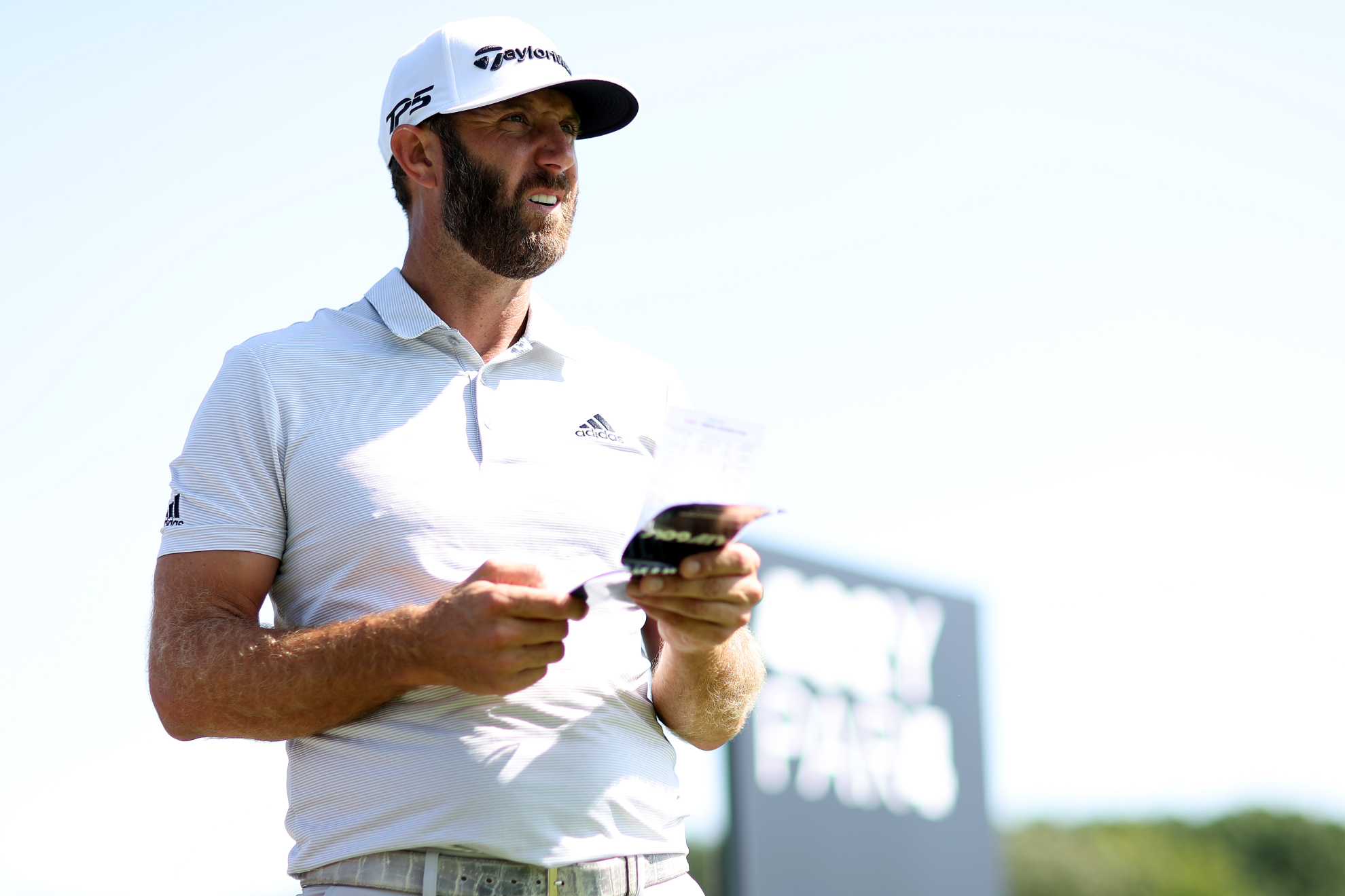 Dustin Johnson arranca el LIV Golf de Chicago con un recital