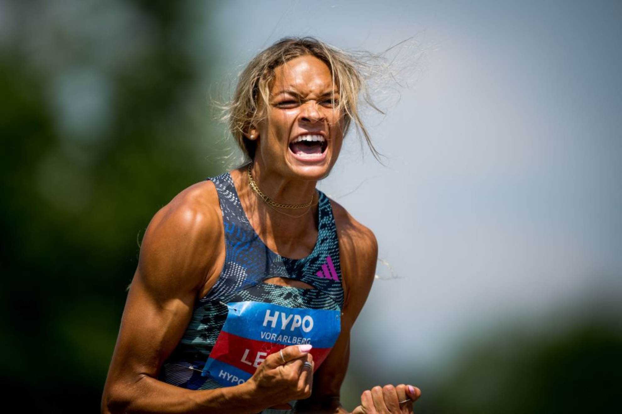 Anna Hall roza la mítica barrera de los 7.000 puntos en el heptatlón