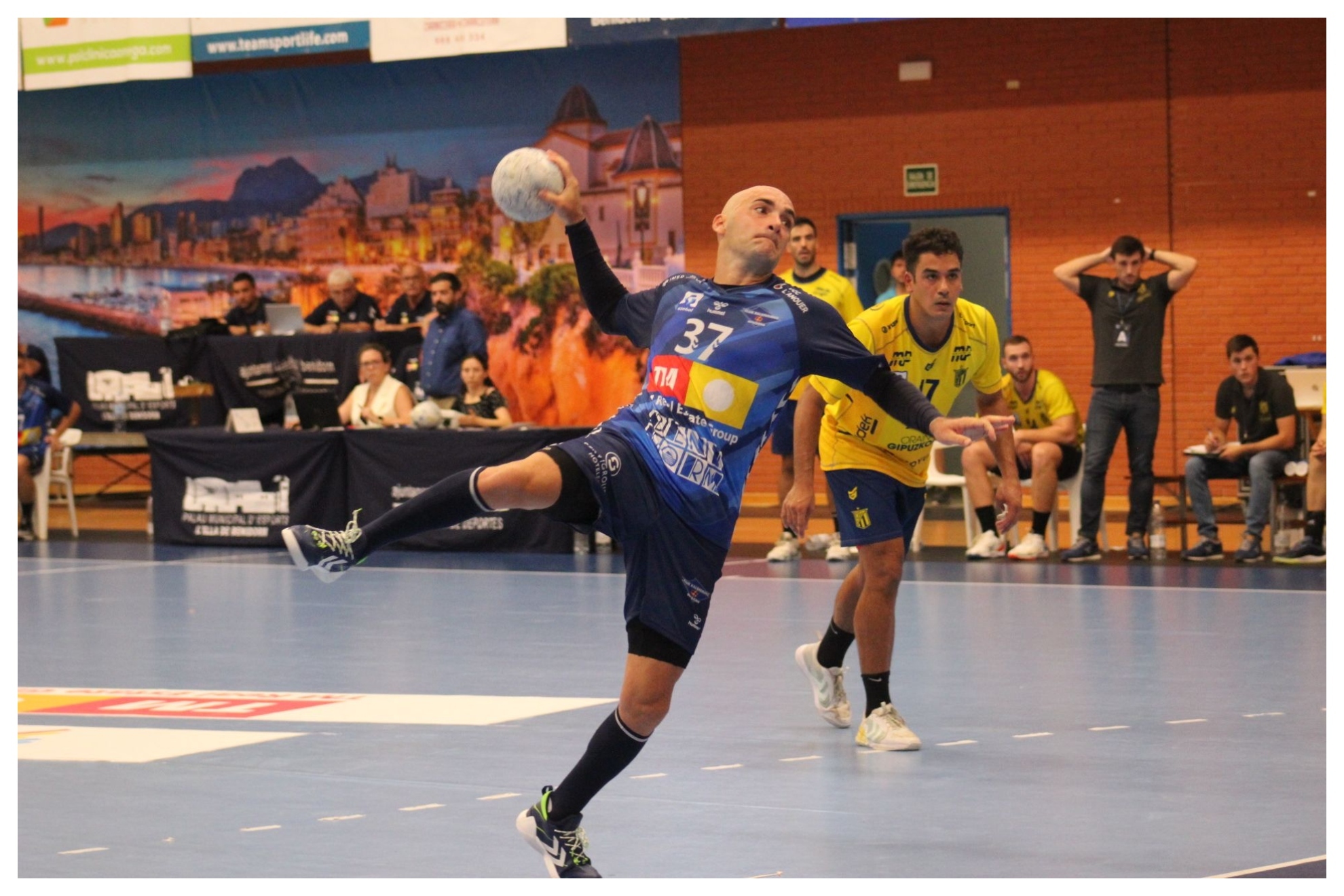 El serbio Nikcevic anuncia su retirada en el Benidorm a los 42 años y ...