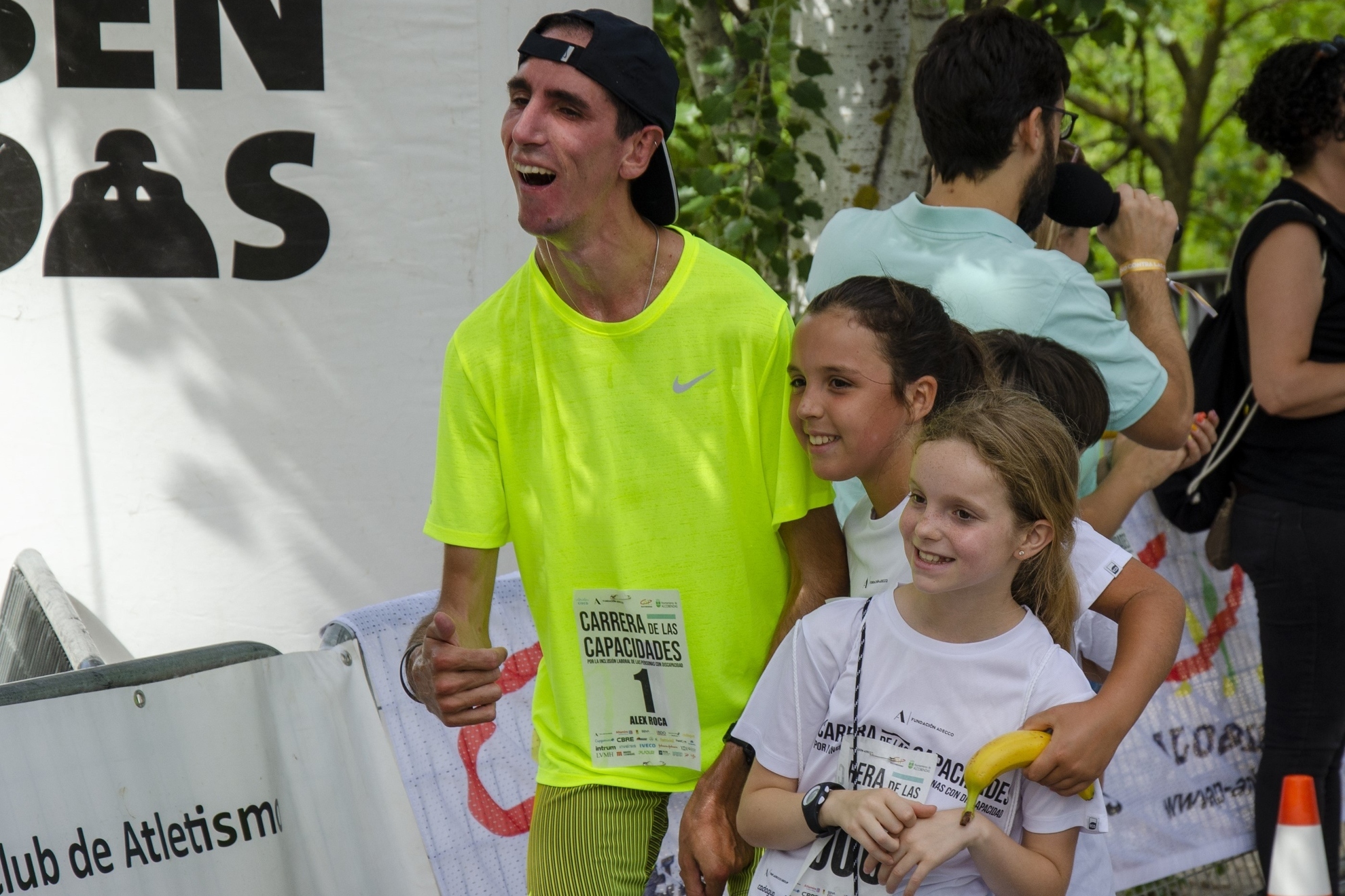 Álex Roca, primera persona con parálisis cerebral en terminar una ...