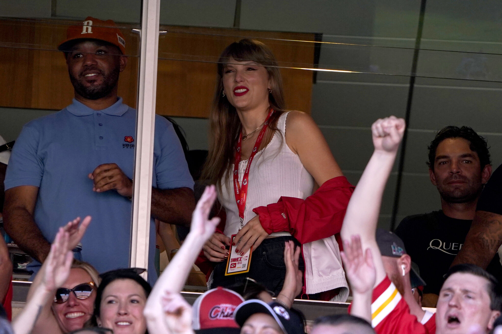 ¿Está saliendo Taylor Swift con Travis Kelce? Pillados juntos en la NFL | Marca
