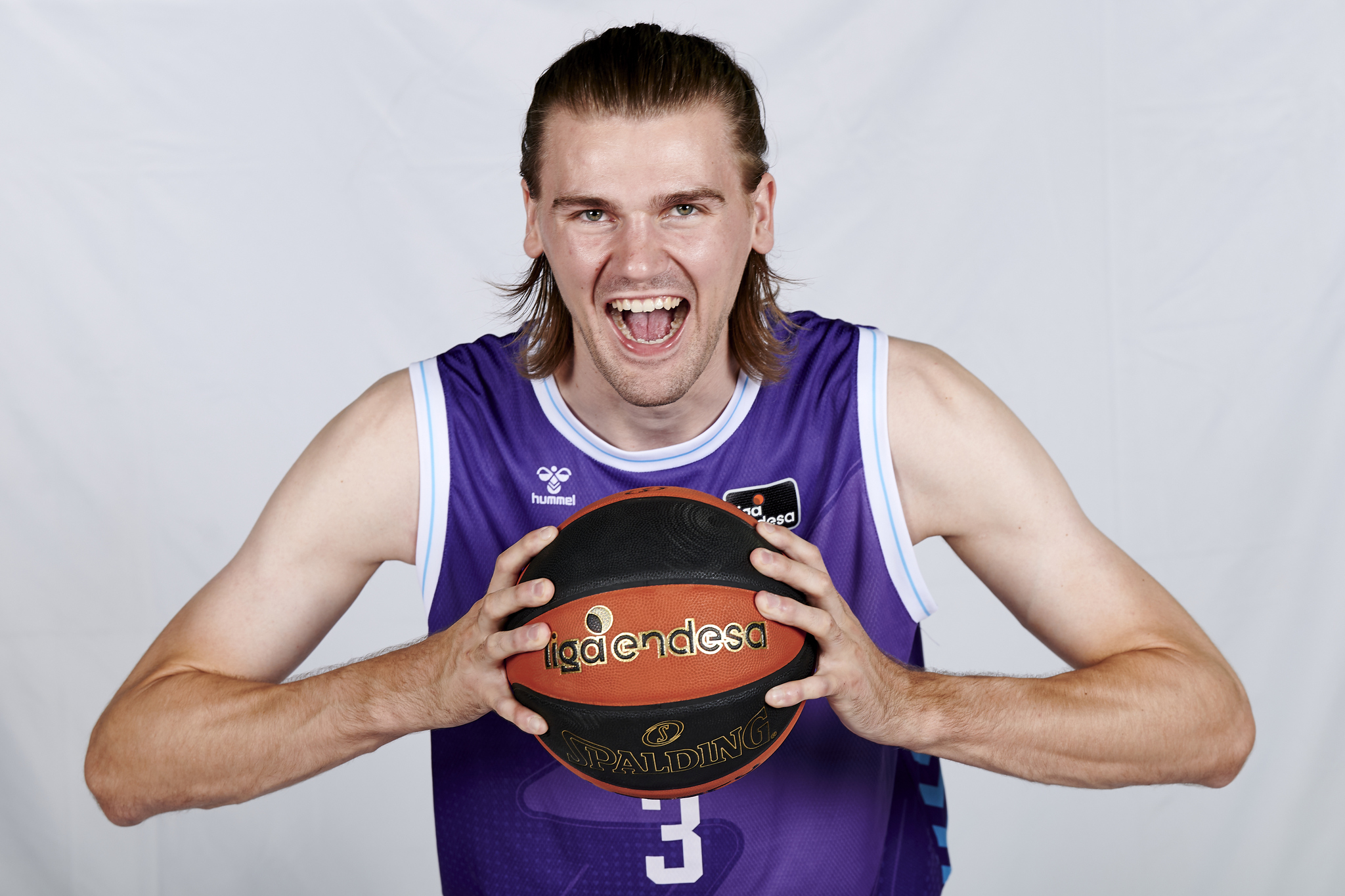 El gigante diferente que casi arruina la noche del Barça en Palencia ...