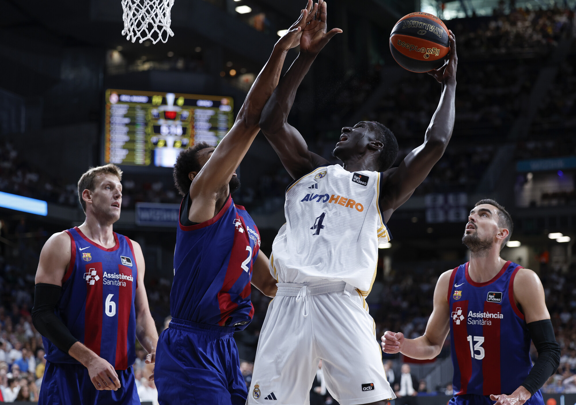 Poirier y el joven Diagne hacen de Tavares para hundir al Barcelona