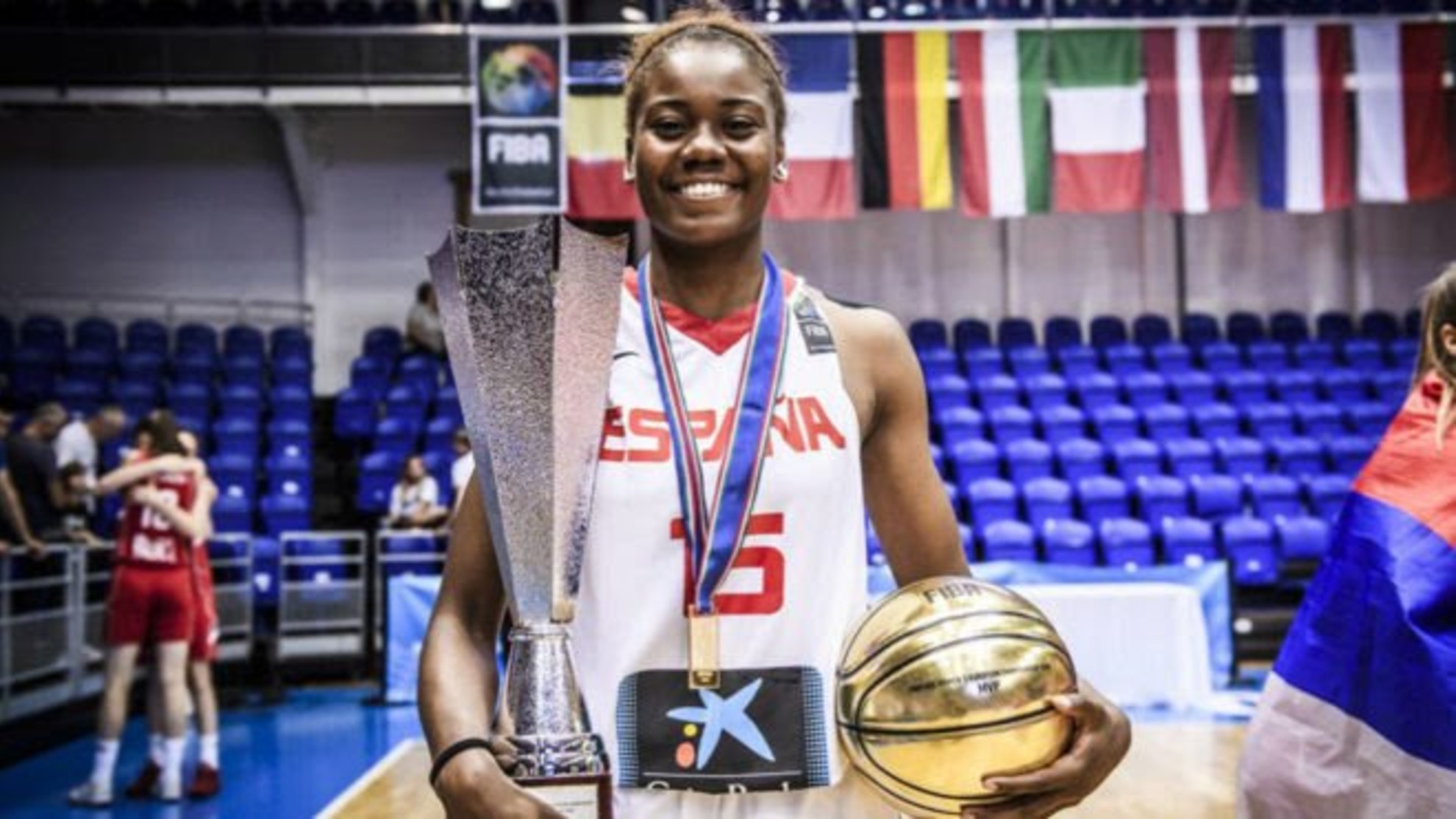 Iris Mbulito, una de las mayores promesas del basket español, se retira ...