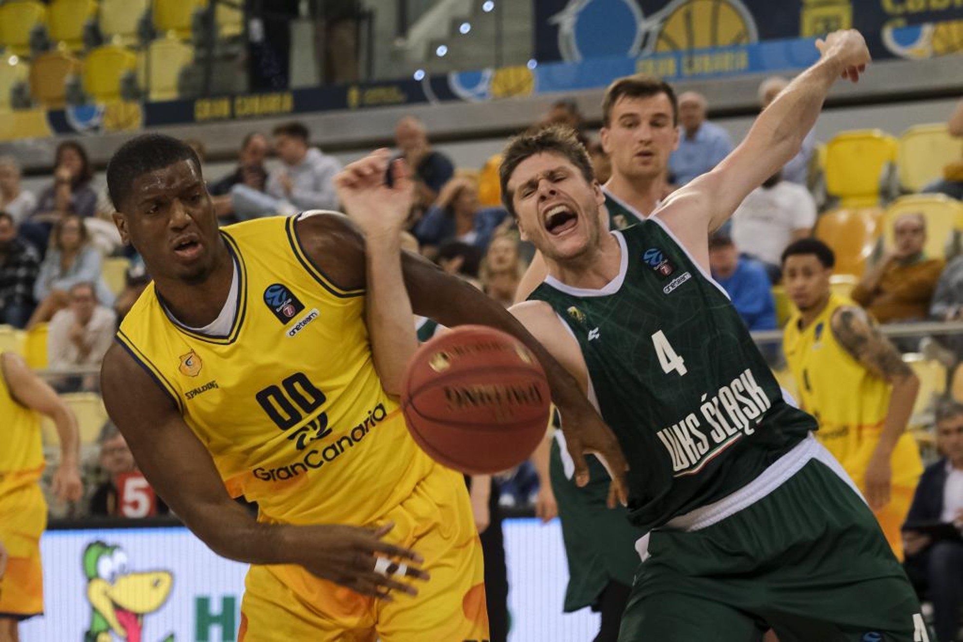 El Gran Canaria sufre para sobrevivir en su estreno europeo