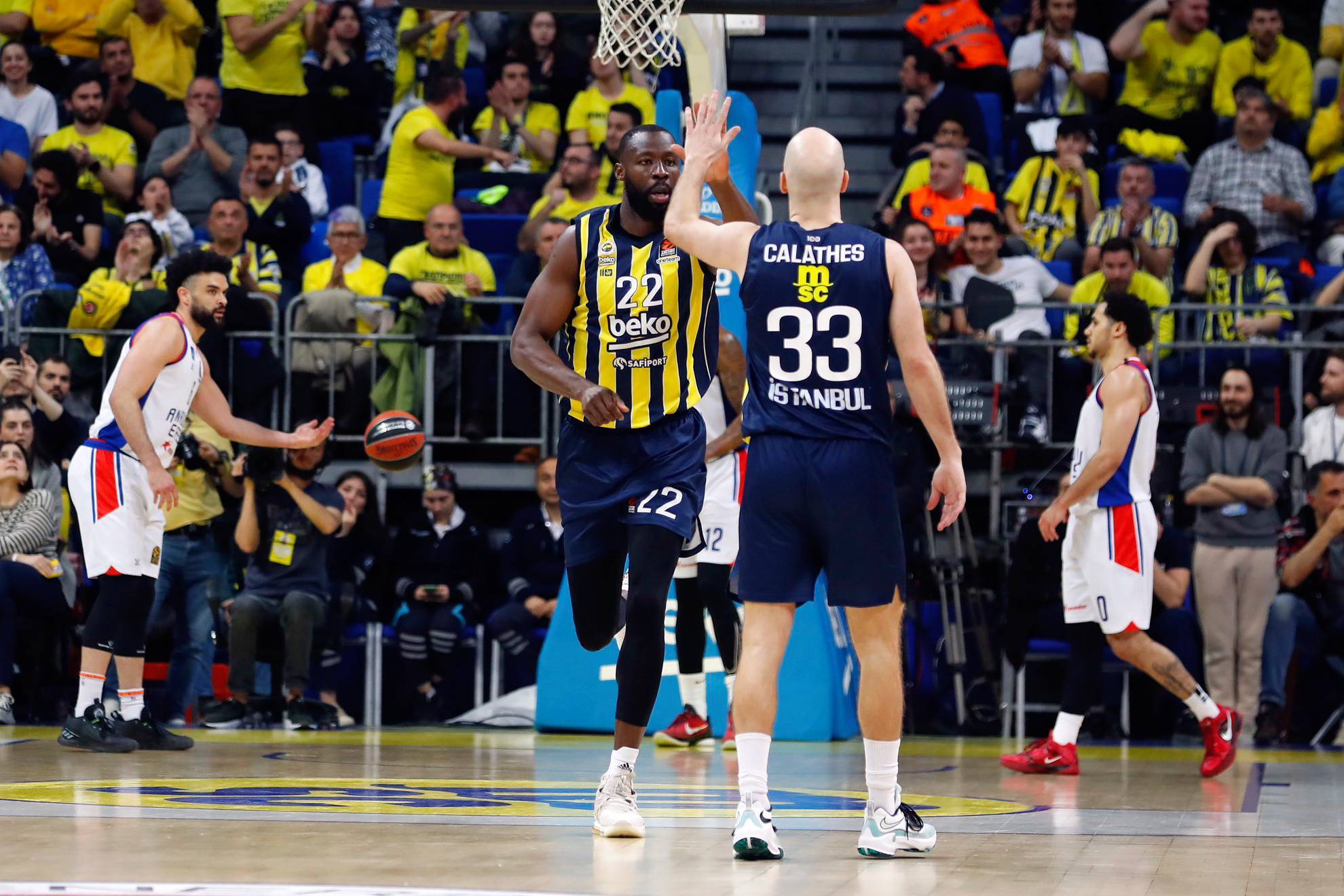 Desastre histórico: el bicampeón Anadolu Efes, eliminado de la Euroliga
