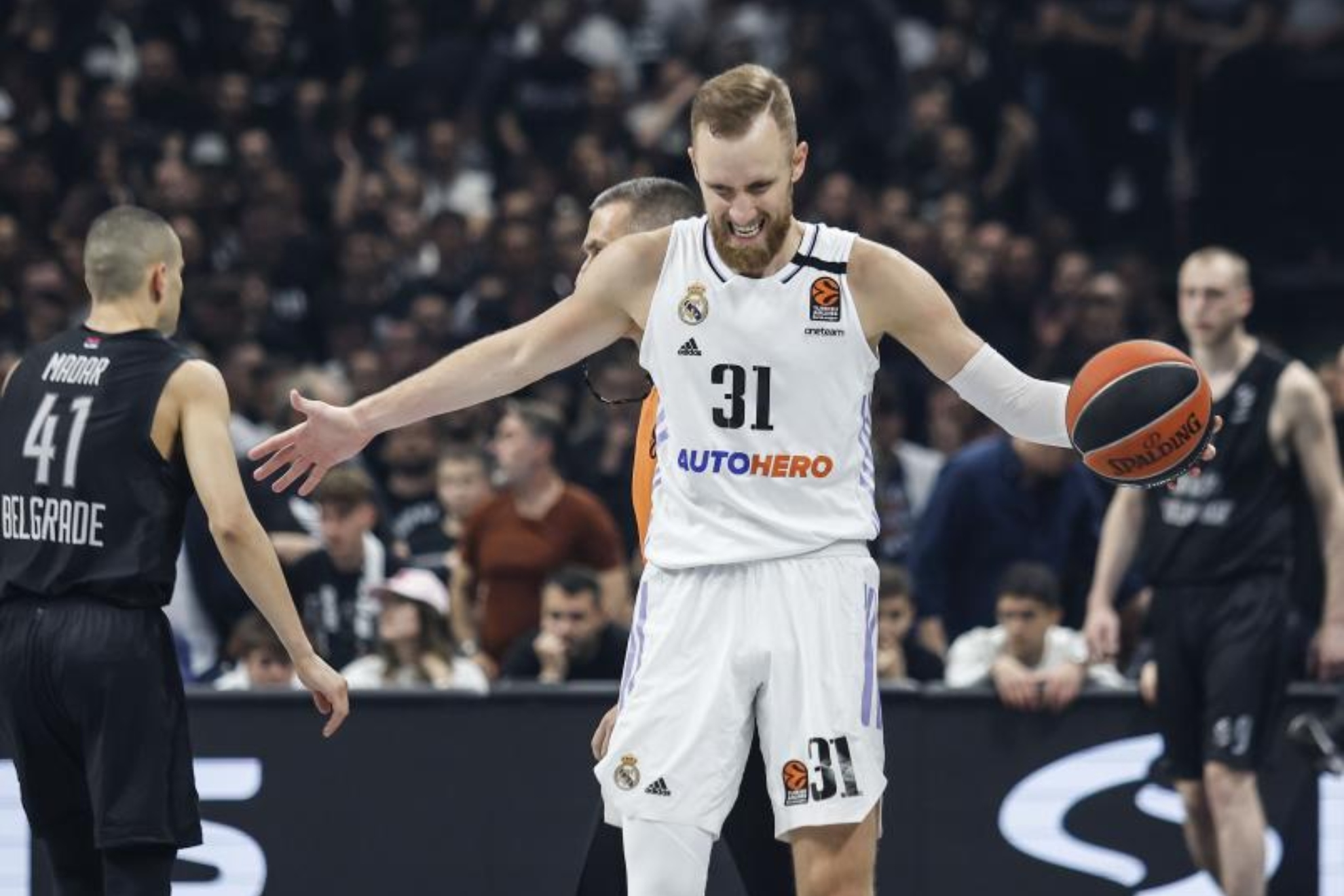 El Real Madrid resucita en Belgrado su ADN de campeón