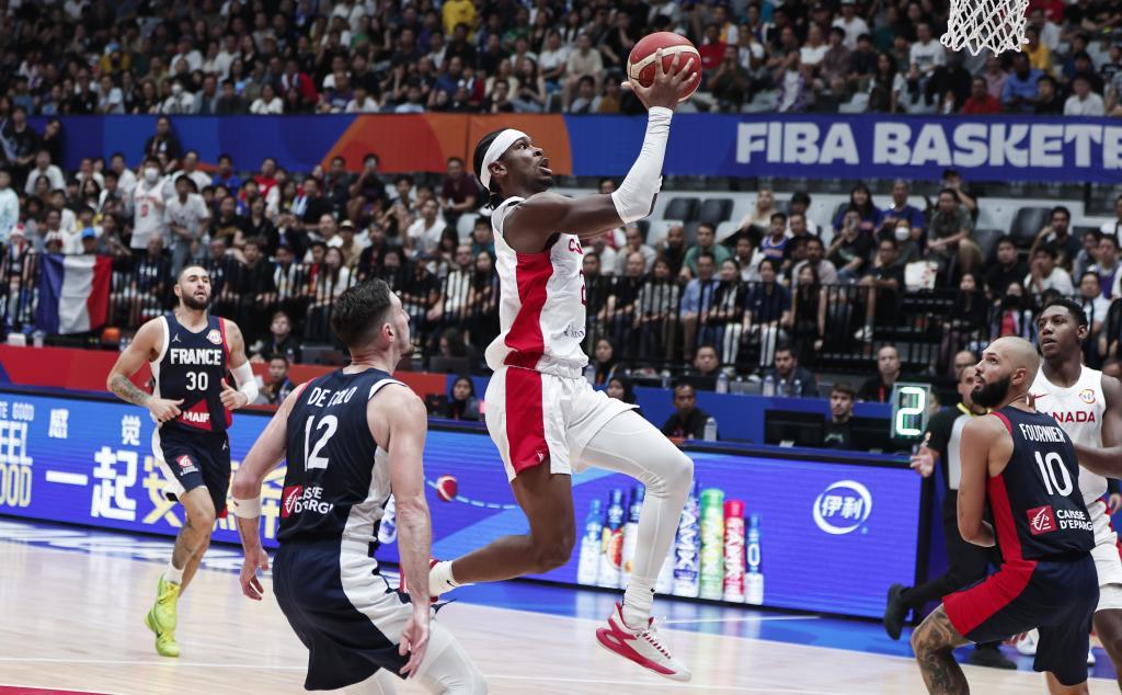 Shai Gilgeous-Alexander enciende el 'modo MVP' y apaliza a Francia