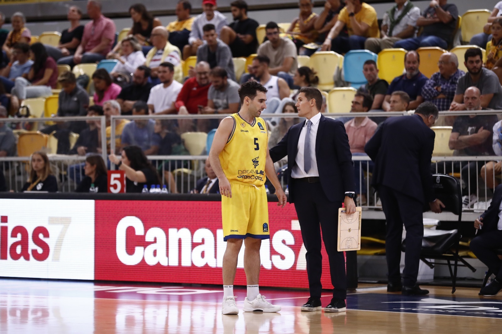 El Dreamland Gran Canaria sigue líder invicto tras someter al Lietkabelis