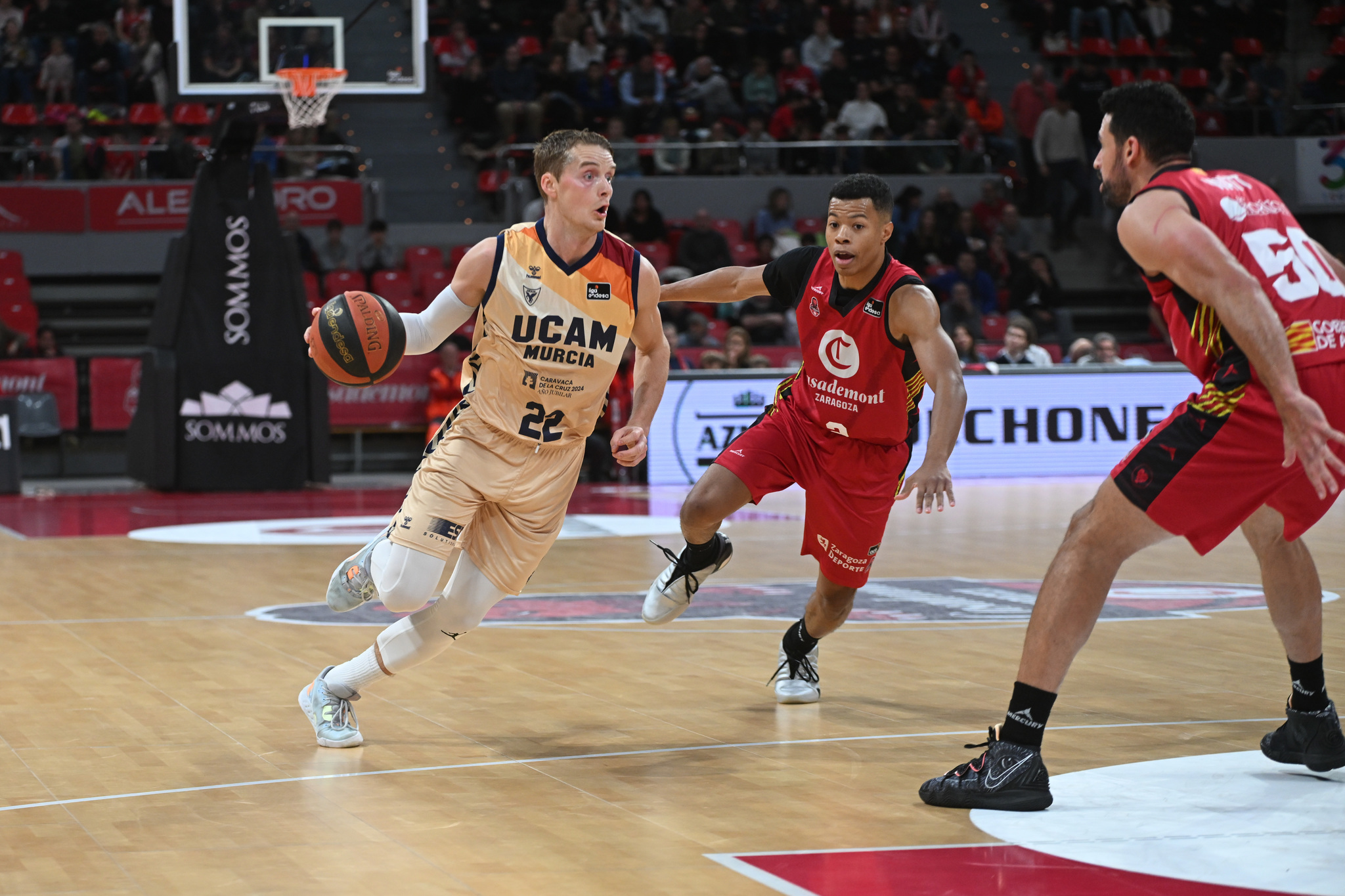 Casademont Zaragoza supera su adversidad y logra una victoria de mérito