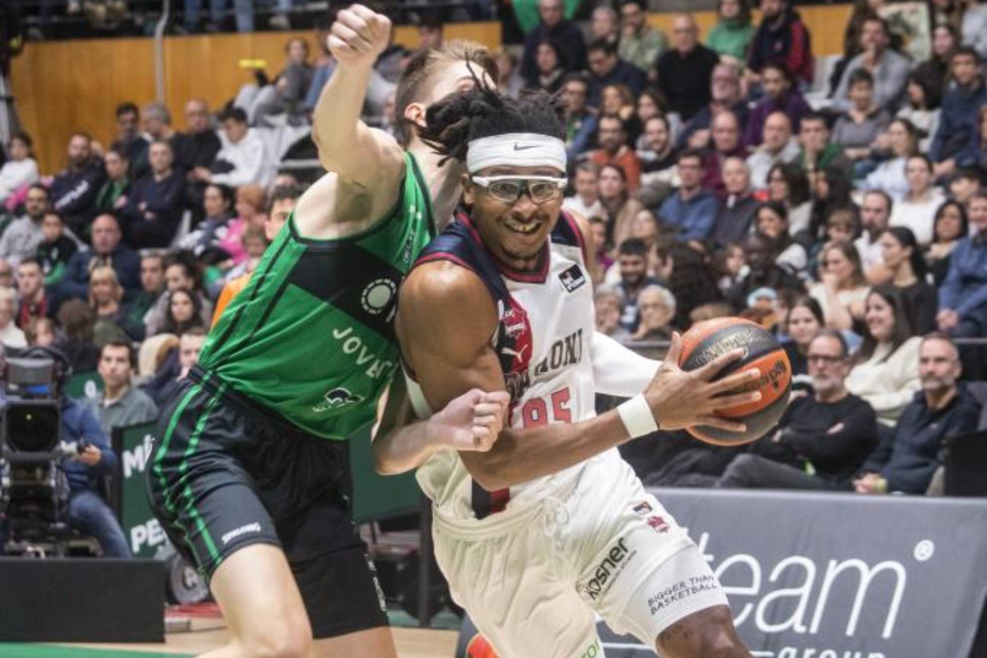 El Joventut gana al Baskonia y se mete en la lucha por la Copa | Marca