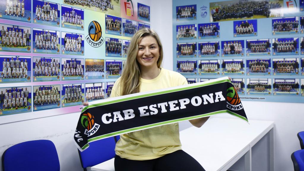 Laura Stockton: "Lo más difícil de mi vida fue tratar de ser yo misma"