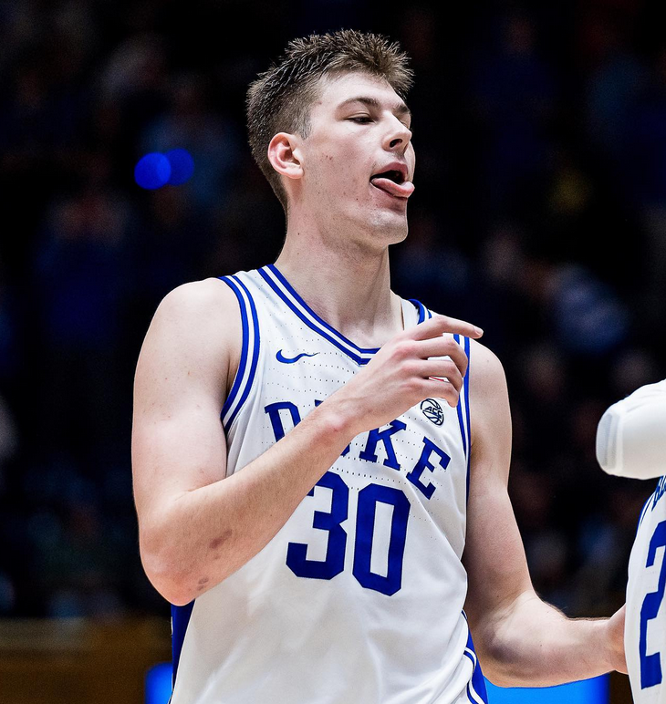 Filipowski, el nuevo villano del baloncesto al que espera la NBA ...