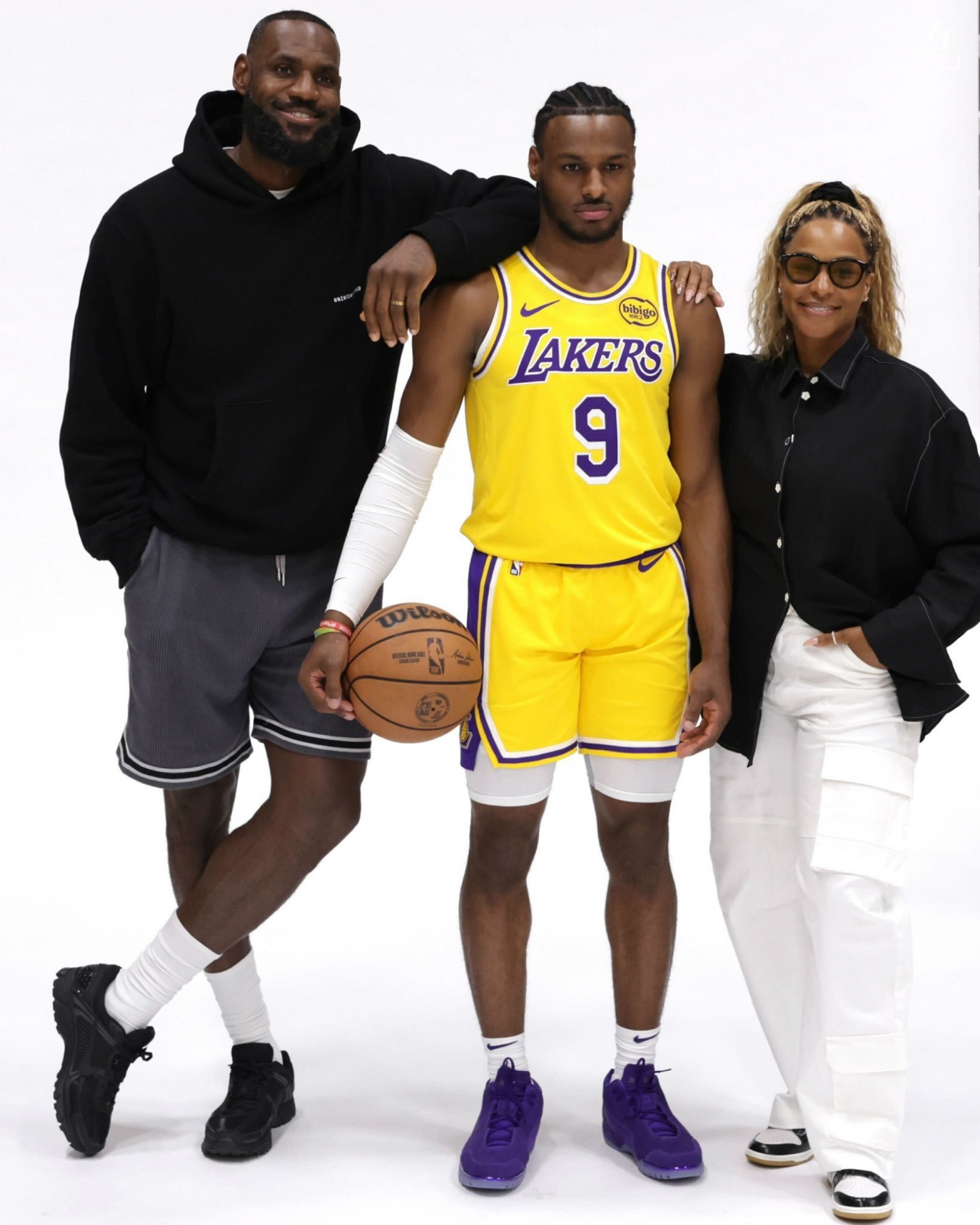 Los Lakers niegan nepotismo en el fichaje del hijo de LeBron James: "No ...