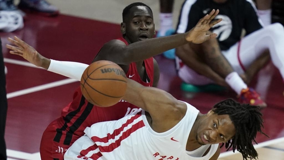 Garuba debuta con los Rockets y muestra poder bajo los aros