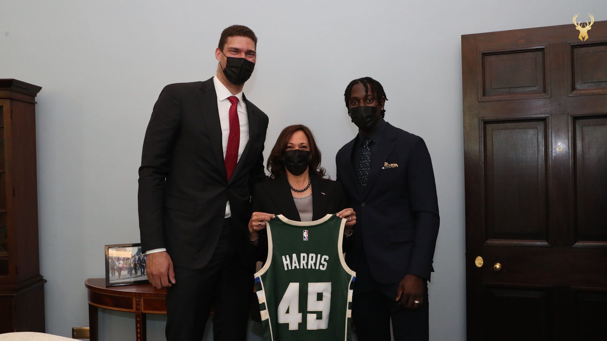 El campeón de la NBA regresa a la Casa Blanca tras la marcha de Donald ...