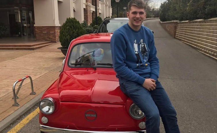 El fastuoso garaje de Luka Doncic: ¡tiene 13 coches!