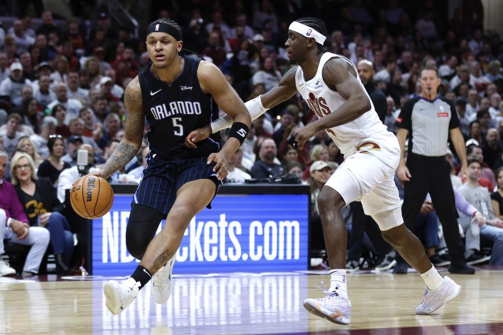 Donovan Mitchell y Jarrett Allen ponen la magia de los Cavs ante Orlando
