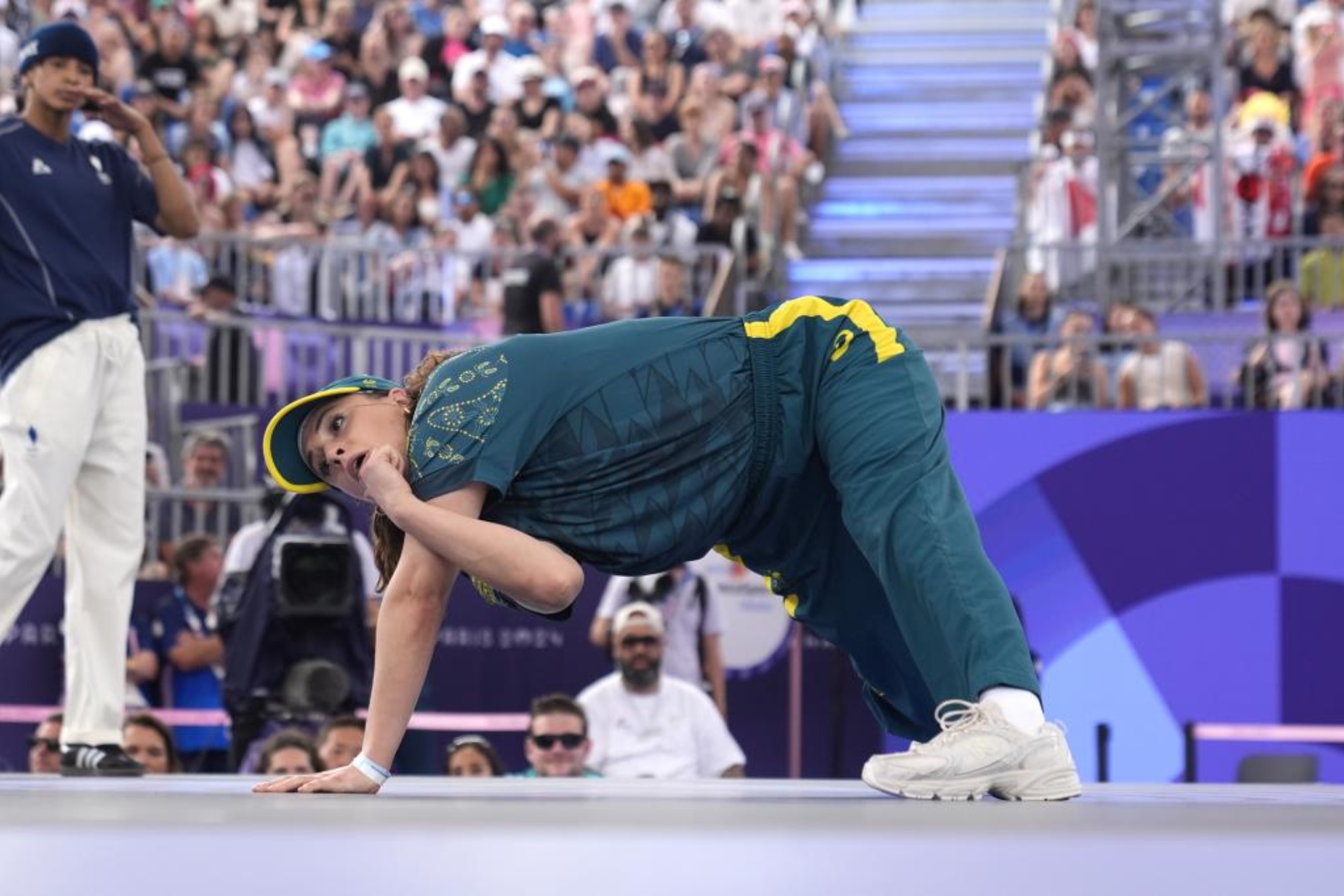 El baile del 'canguro' de la breakdancer olímpica Raygun llega a la NFL