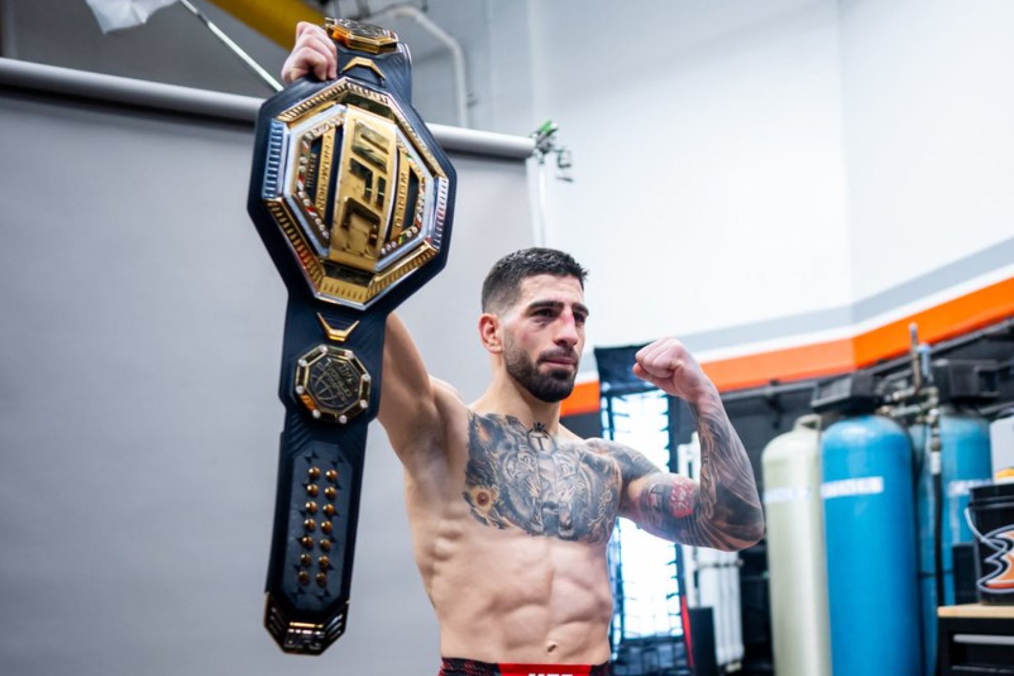 Topuria y el cinturón de campeón de UFC: cómo es, de qué está fabricado ...