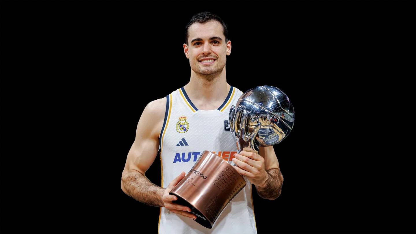 El Real Madrid renueva a Alberto Abalde hasta 2027