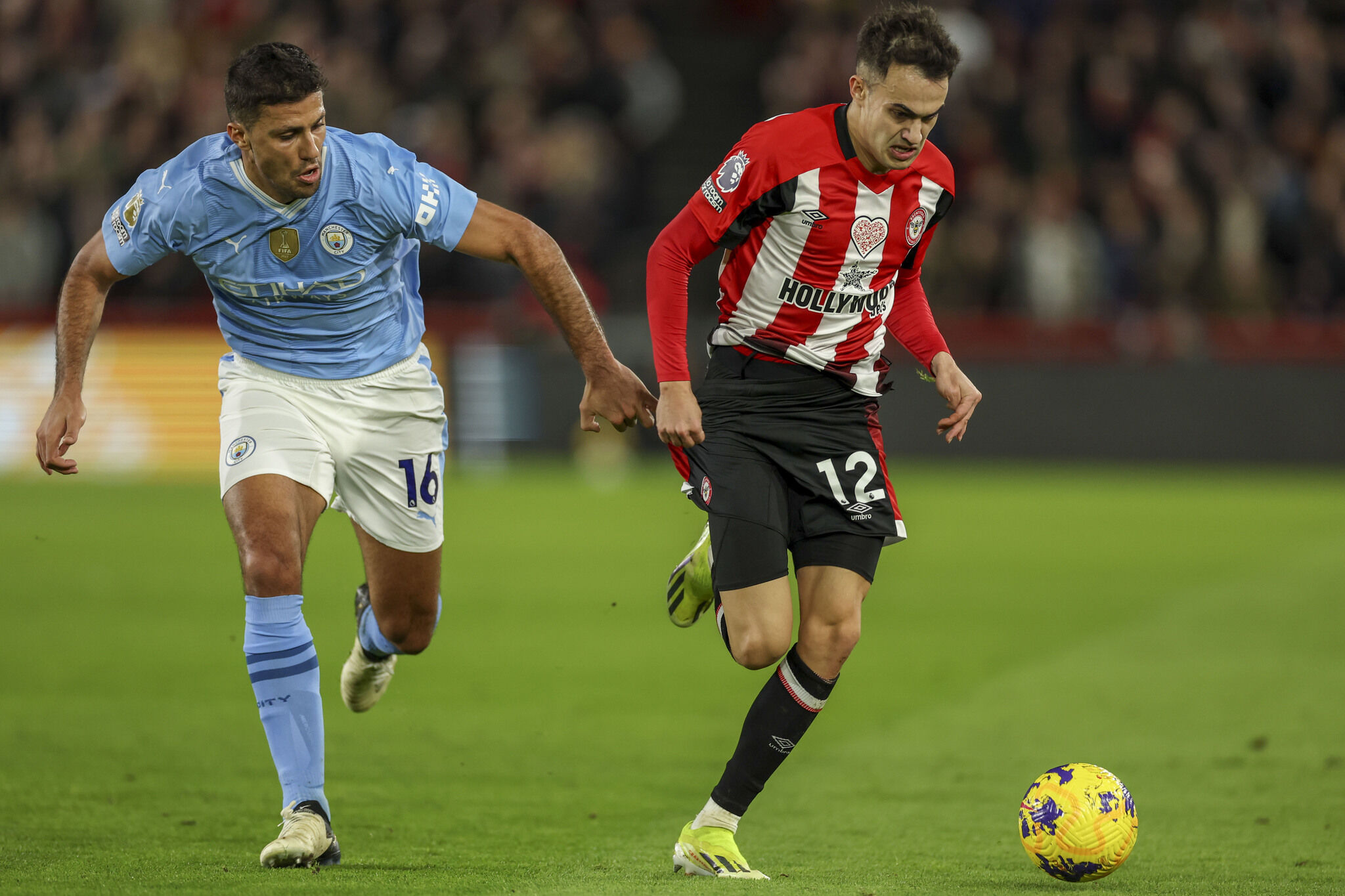Sergio Reguilón llama "padre" a Michael Owen por su parecido viral con ...