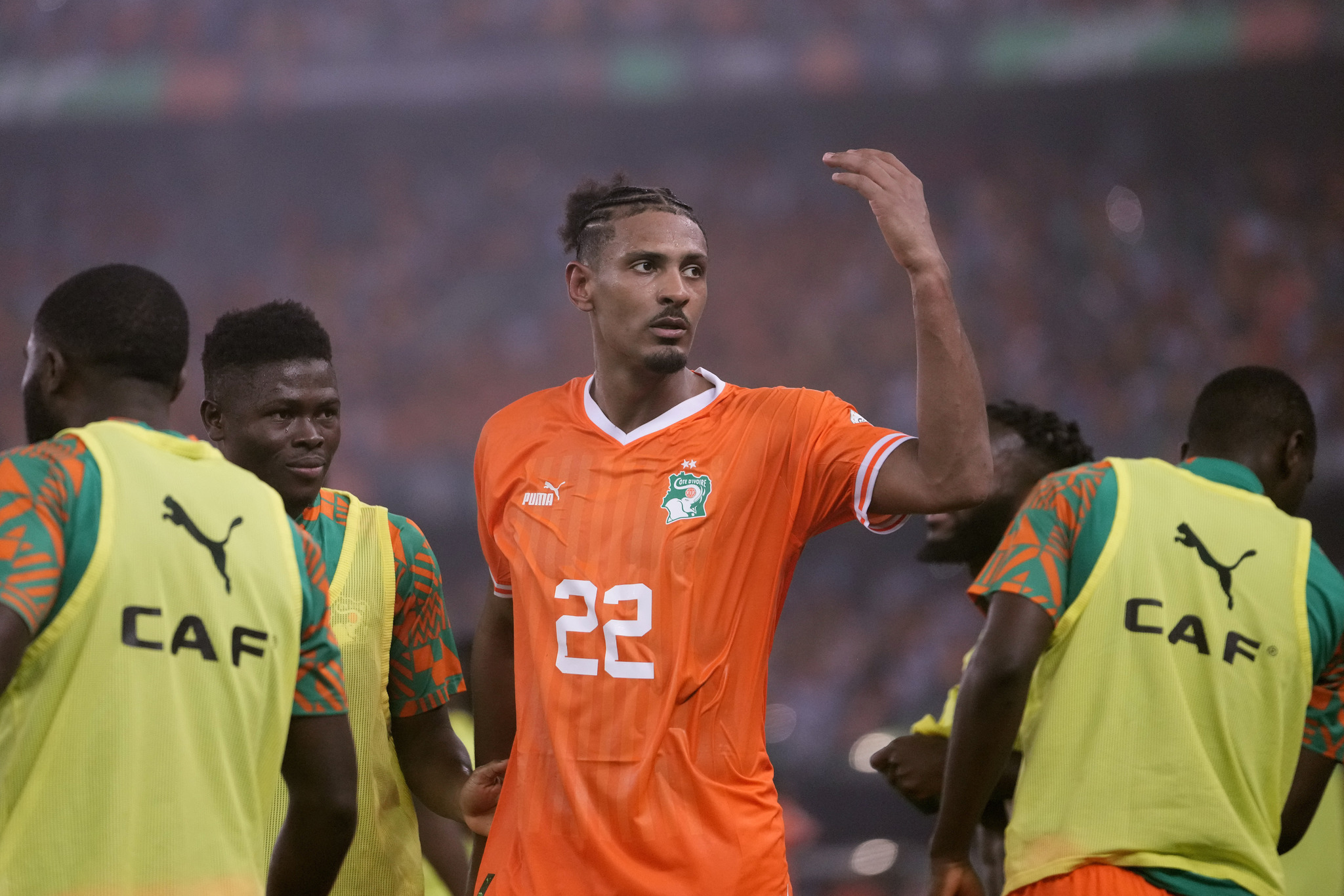 Haller pone Costa de Marfil a sus pies: el héroe que cambió Francia por ...