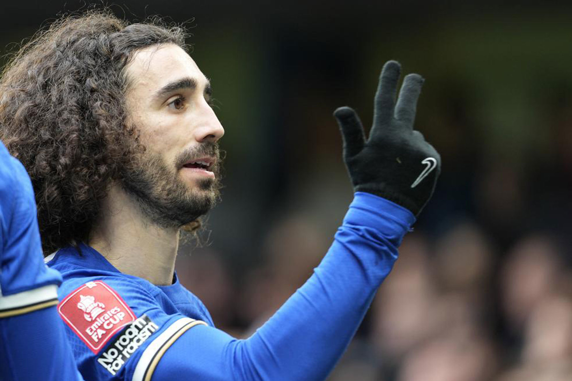 El 'domingo de resurrección' de Cucurella: primer gol con el Chelsea y ...