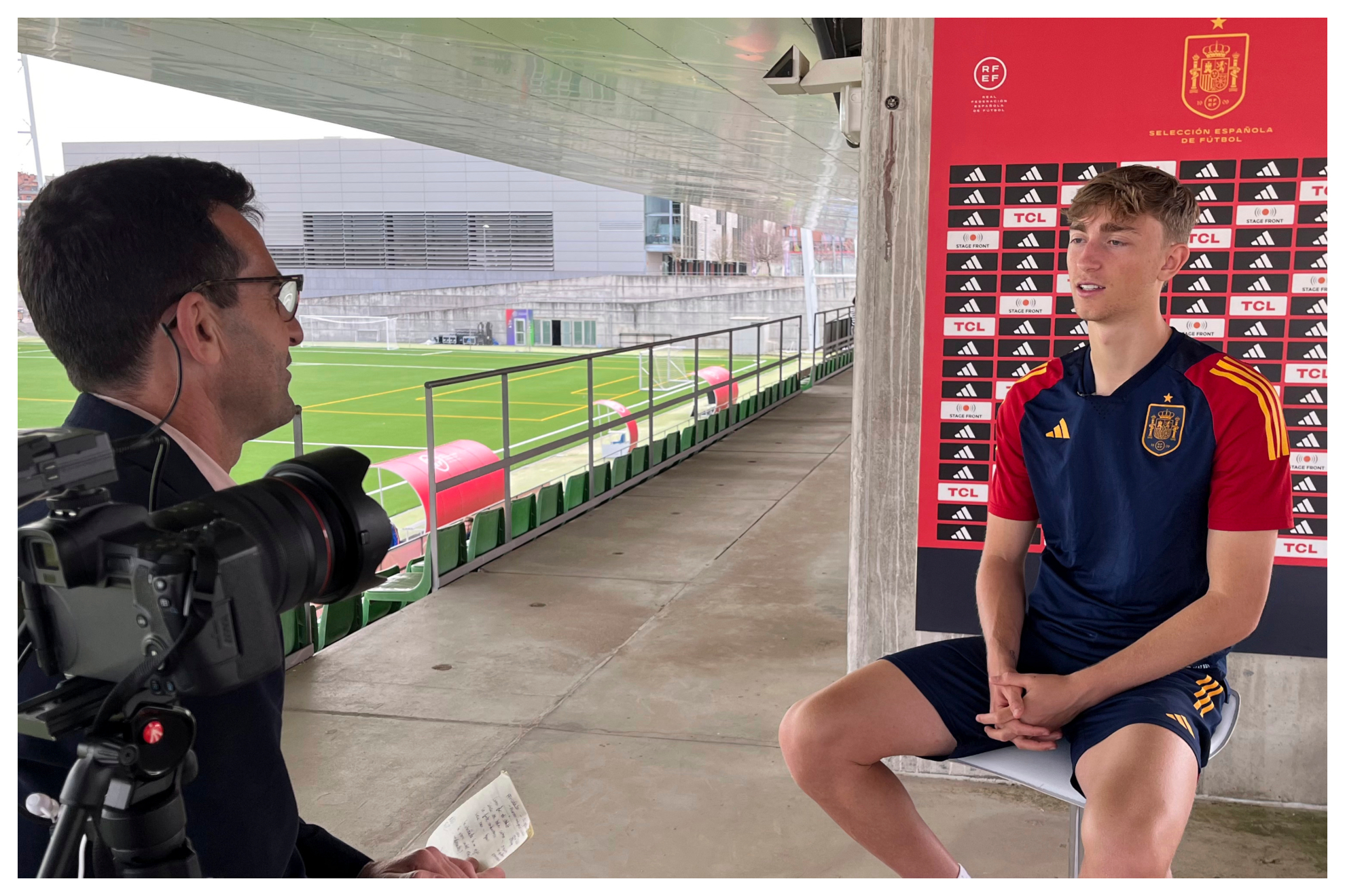 Dean Huijsen, el 'neerlandés' de España, en MARCA: "Me siento muy español"