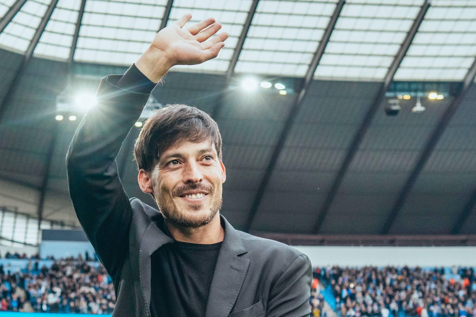 El Manchester City y su afición homenajean a David Silva